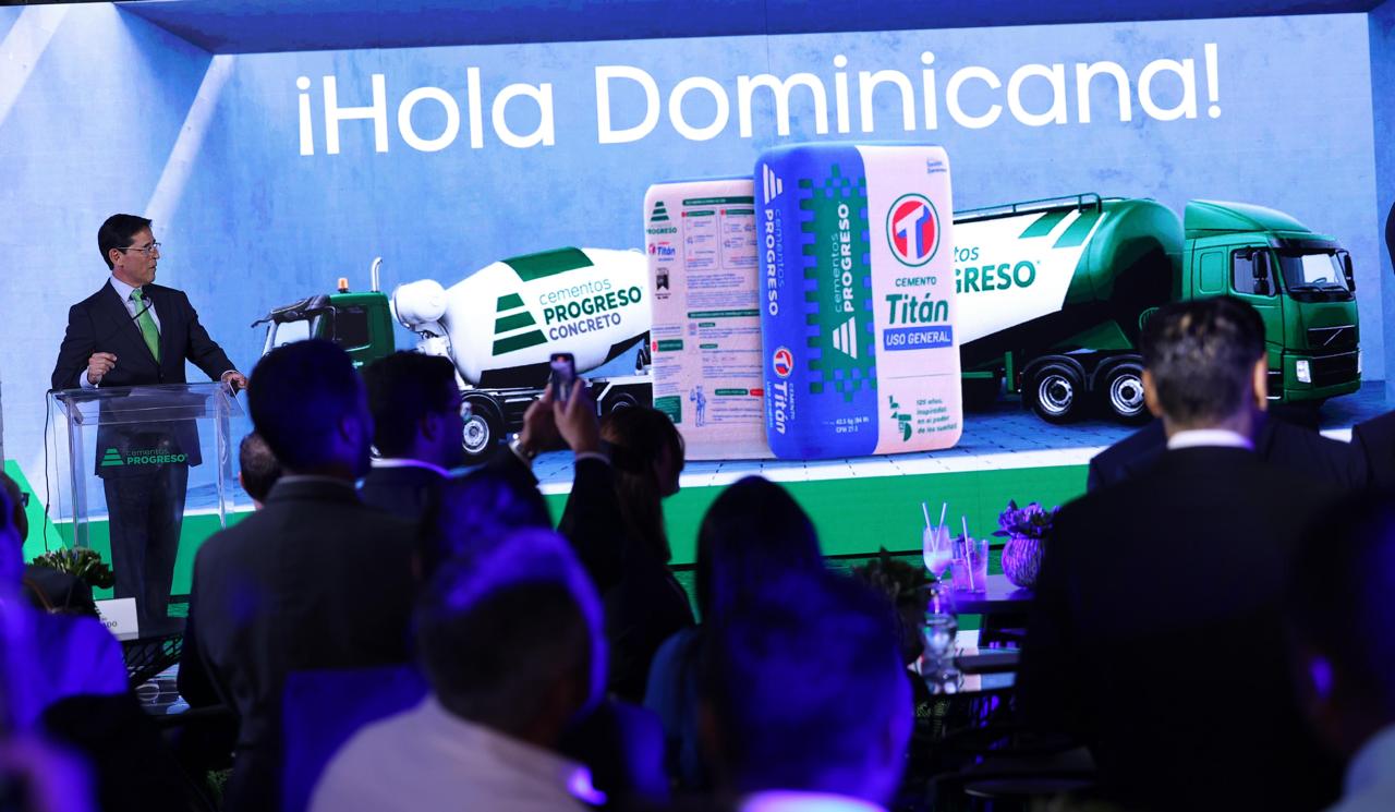 Enrique-Garcia-director-Caribe-de-Cempro-presenta-la-nueva-imagen-de ...