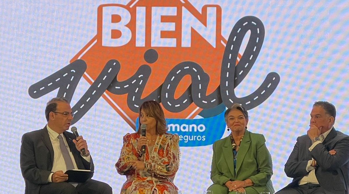 4-Panel-ACOFAVE-en-congreso-CADOAR-3.jpg