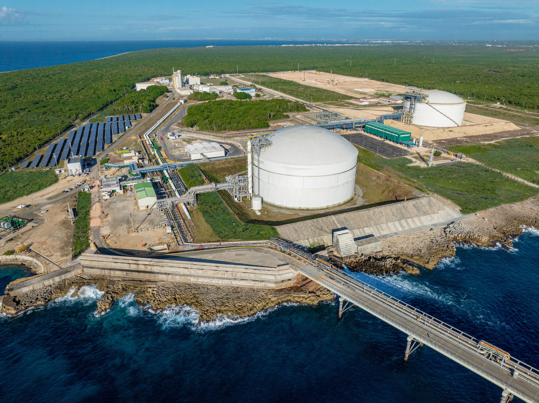 Technology.-AES-Dominicana.-Andres-LNG-termonal-6.jpg